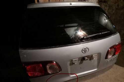 Дверь багажника Toyota Caldina AT211G