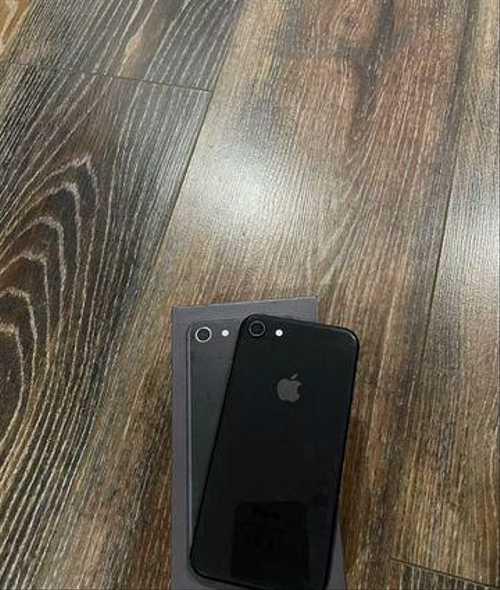 Телефон iPhone 8 64gb