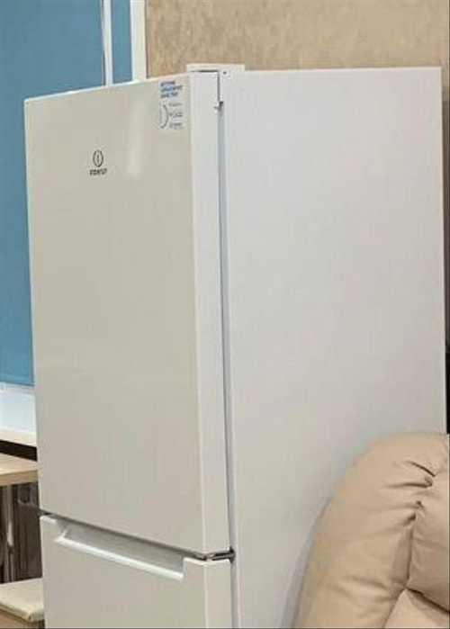 Холодильник indesit DS 316 W