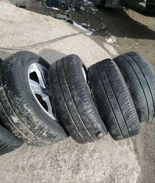 Б/у Резина мишлен 215 60 16