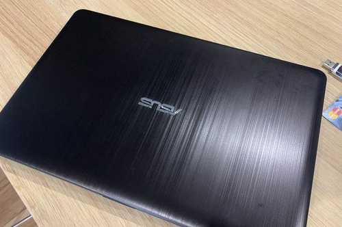 Asus VivoBook d540m