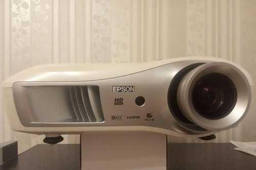 Проектор Epson EMP-TW700