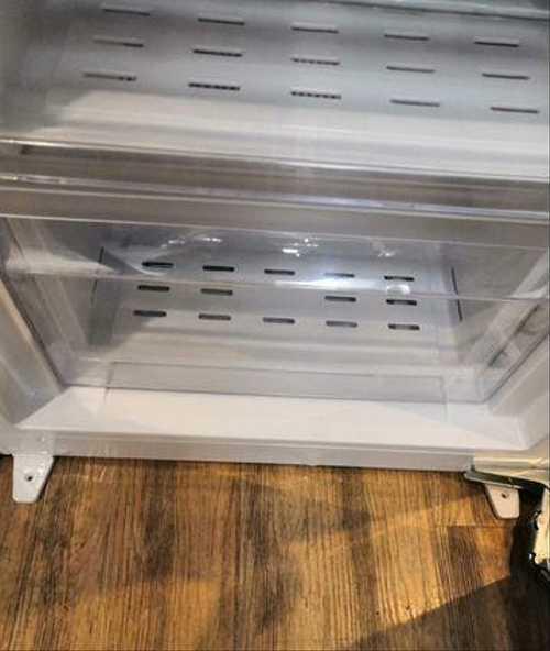 Встраиваемый холодильник Schaub Lorenz slue235W4