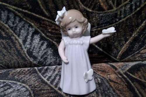 Фарфоровые статуэтка, ангелочек девочка, Англия