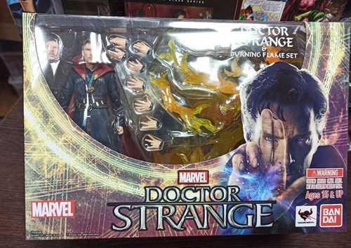 Фигурка S.H.Figuarts Doctor Strange & Burning Flam