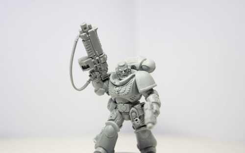 Primaris space marine lieutenant with auto bolt