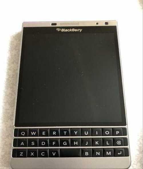 Телефон BlackBerry Passport silver edition