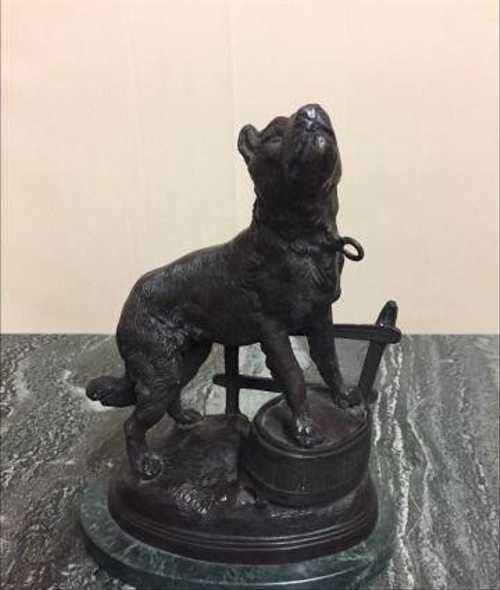 Антикварная бронзовая скульптура собаки