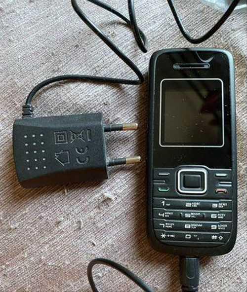 Мобильный телефон б/у в рабочем состоянии