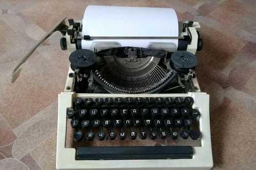 Пишущая машинка типа пп-215-09 Ортех 1989г