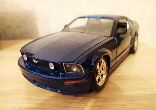 Модель Ford Mustang GT 1/24