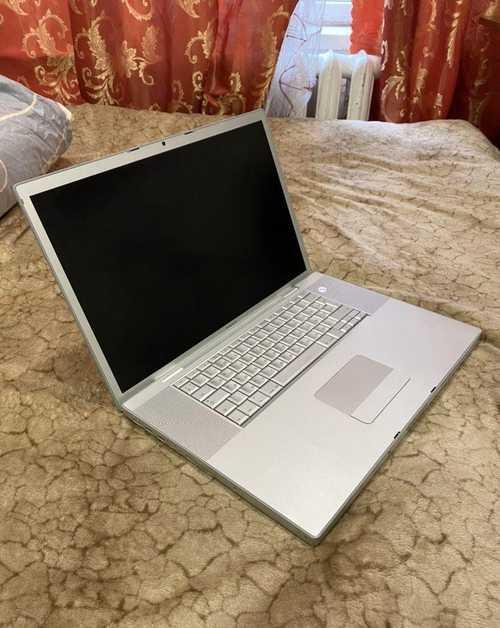 Apple MacBook Pro A1261 17”