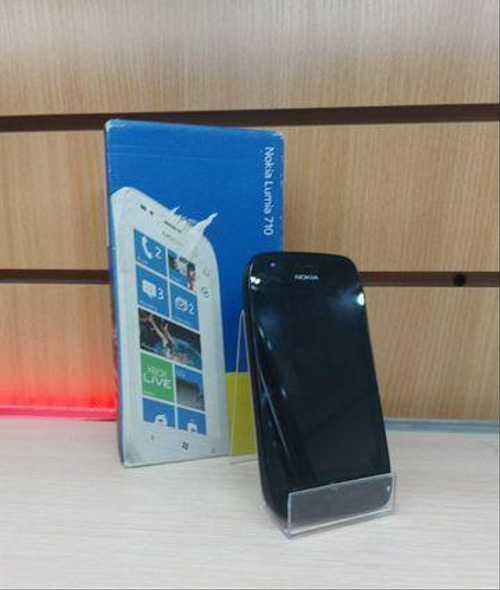 Смартфон Nokia Lumia 710