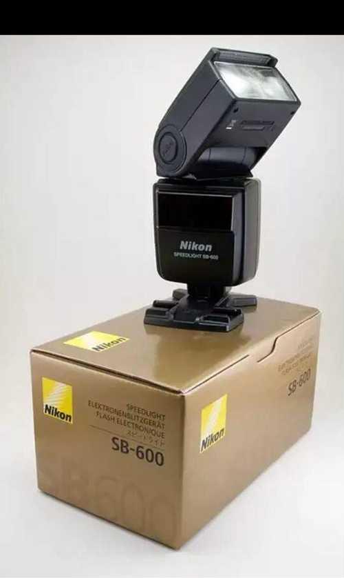 Вспышка камеры Nikon sb600