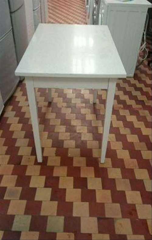 Кухонный стол б.у, высота-75 см, глубина-60 см, ши