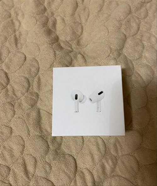 Коробка и чехол от airpods pro