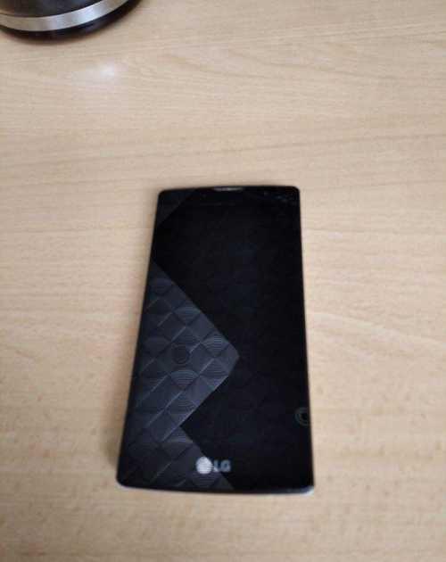 Телефон LG magna