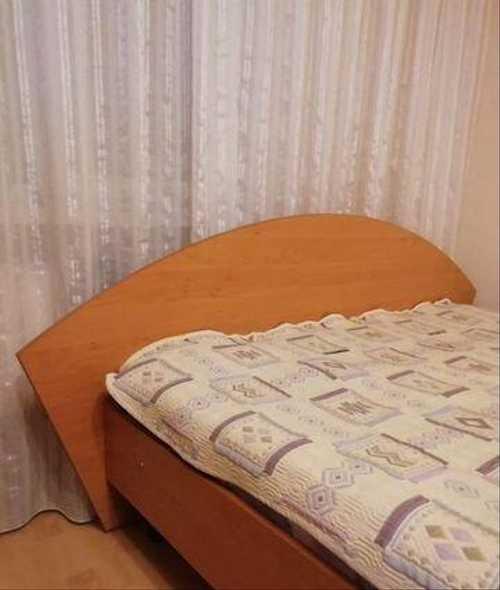 Продаю кровать с тумбочками