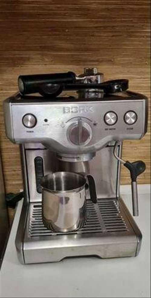 Кофеварка рожковая bork C800