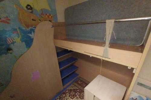 Двухъярусная кровать school bus