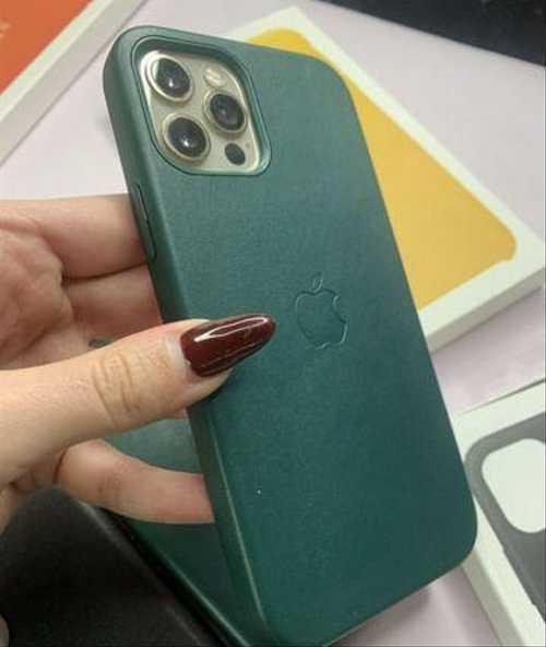 Кожаный чехол на iPhone 11