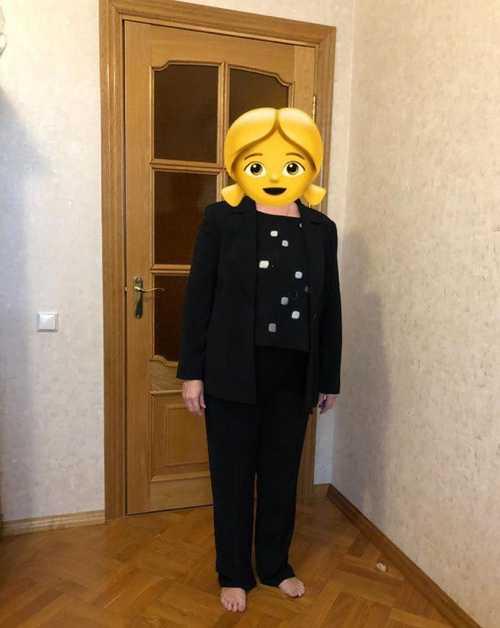 Брючный костюм тройка на 46 р