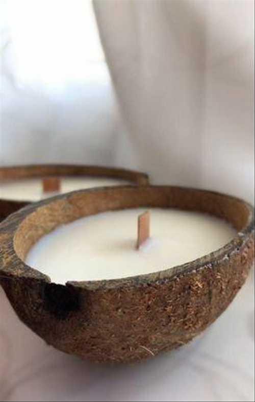 Свеча из микса кокосового и соевого воска в кокосе
