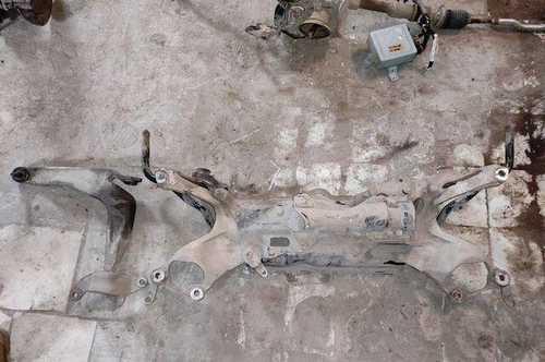 Балка подмоторная Honda Civic 5D 2006-2012