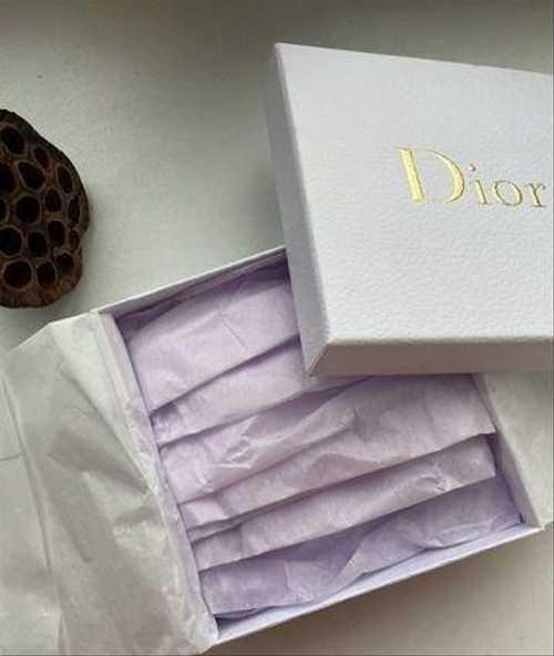 Коробки для подарков Dior и no name