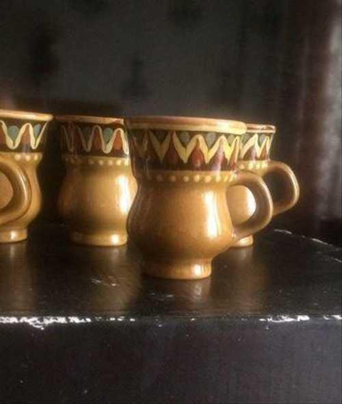 Набор глиняных чашек