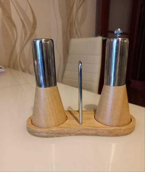 Солонка и перечница
