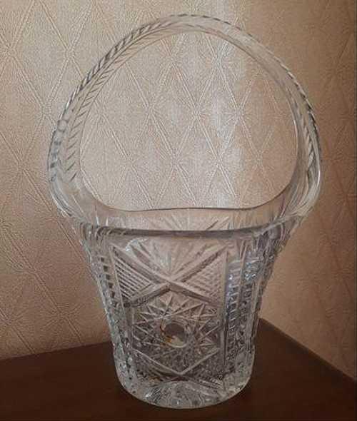 Хрустальная ваза корзина