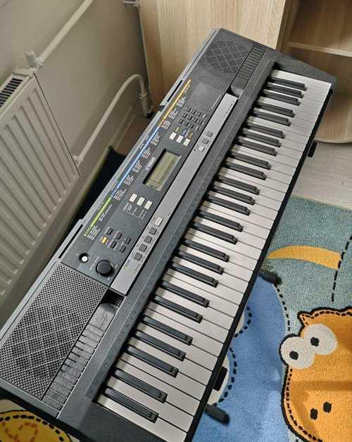Синтезатор Yamaha PSR-E243