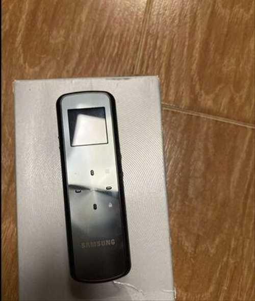 Диктофон Samsung YP-VP1QB(2Gb)
