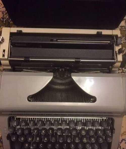 Пишущая машинка Любава пп-215-01