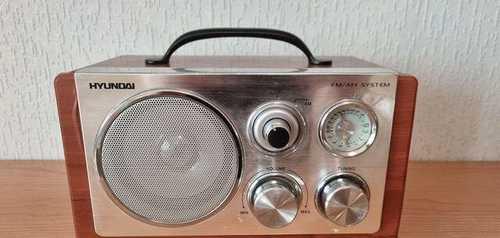 Настольный радиоприемник Hyundai H-1606