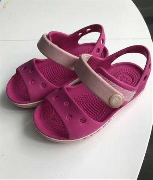 Босоножки на девочку Crocs