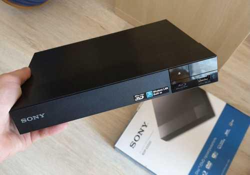 Blu-ray плеер Sony BDP-S5500+ подарок игра и кабел