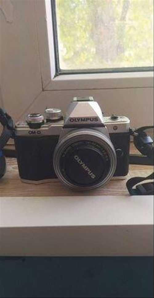 Зеркальный фотоаппарат olympus OM-D EM10 mark II