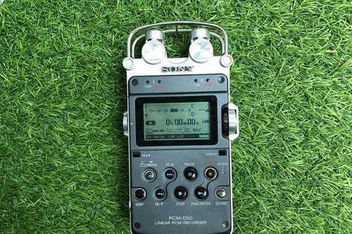 Портативный рекордер Sony PCM-D50