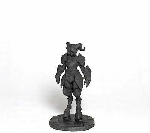 Миниатюра "Дреней Экзарх" для настольных игр и D&D