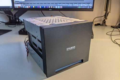 Zalman ZM-HDR1 Корзина для 3 hdd Box