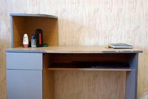 Писменный/компьютерный стол и кухонные тумбы