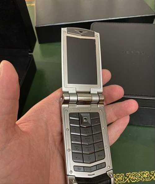 Vertu Ayxta Alligator Ceramic