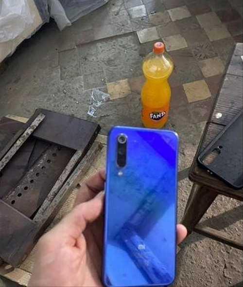 Телефон Xiaomi Mi9se