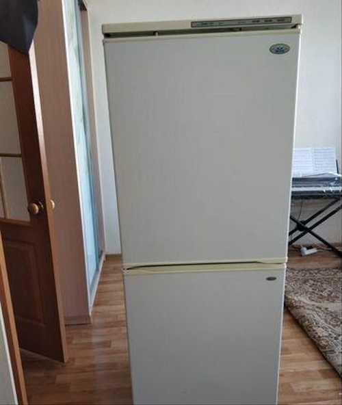 Холодильник Атлант мх-161 в отличном состоянии