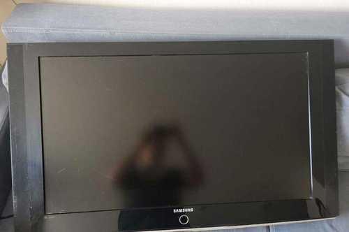 Бу телевизор Samsung 40" (108х63,5 см)