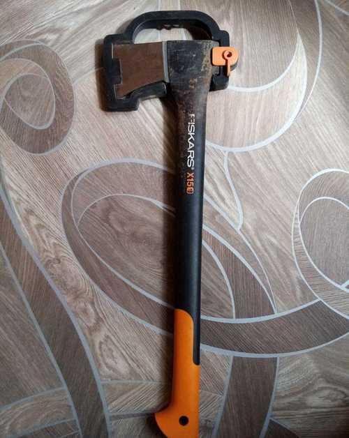 Топор Fiskars X15