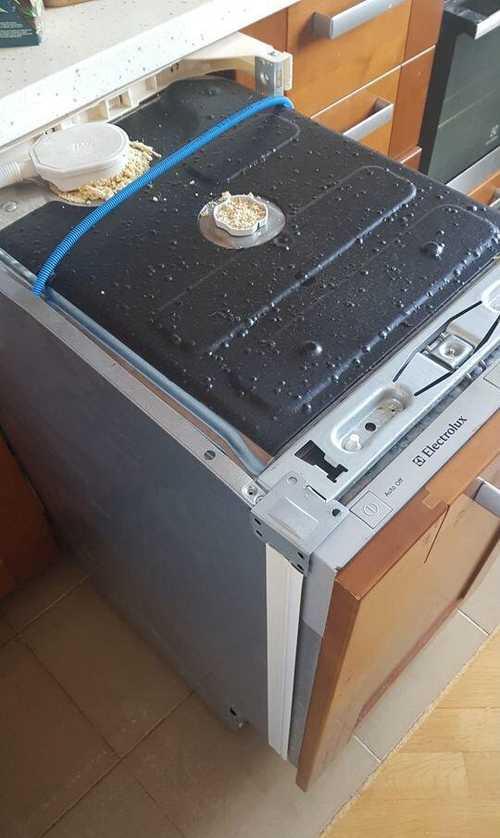 Посудомоечная машина electrilux esl44500R на зап.ч