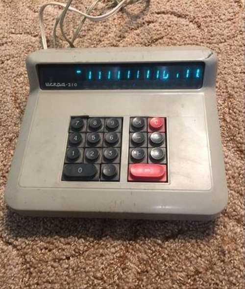 Калькулятор Искра 210